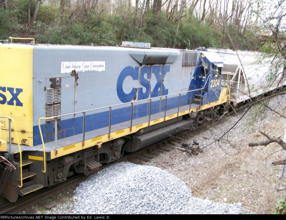 CSX 2304 with Life logo on long hood
